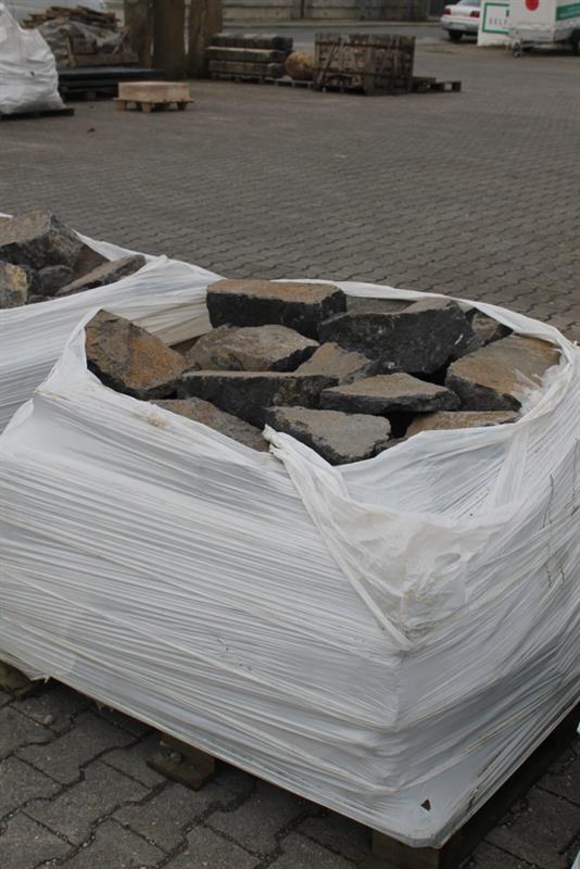 mauersteine aus basalt für trockenmauer